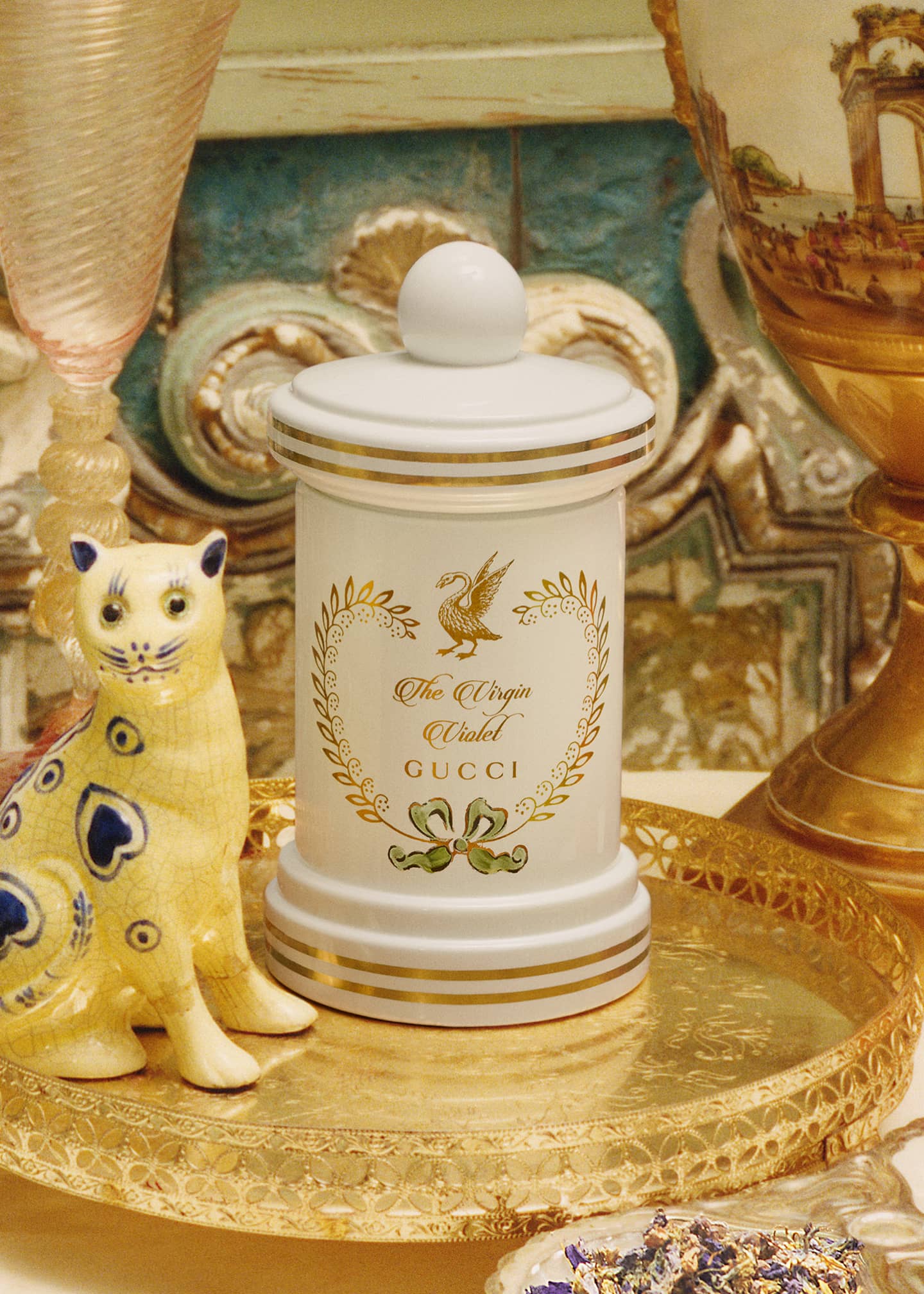 Gucci The Alchemist's Garden The Virgin Violet Candle, 19 oz./ 540 g ...