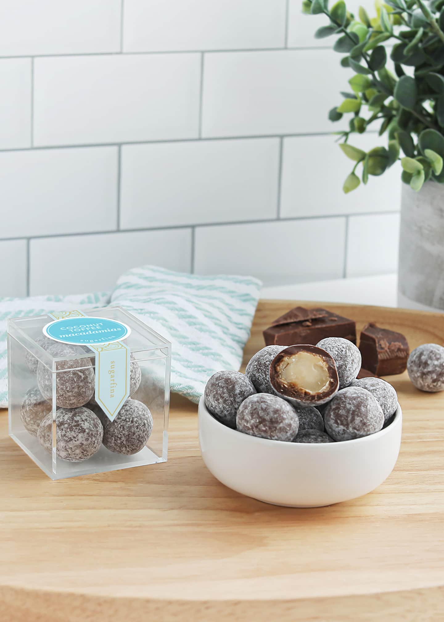 Sugarfina Coconut Toffee Macadamias, Small Cube 4-Piece Kit - Bergdorf ...
