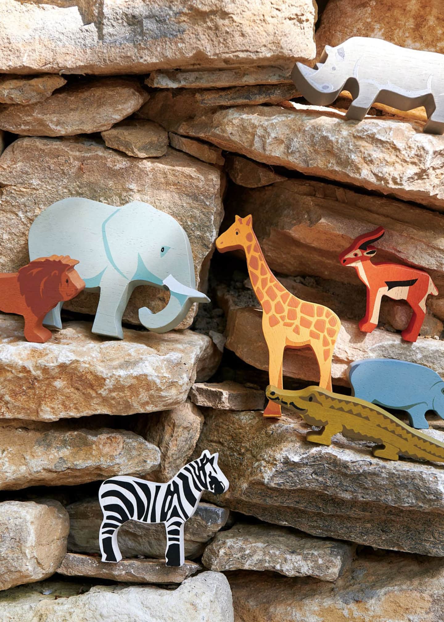 Tender Leaf Toys Kid's 8-Piece Safari Animals Toy Set w/ Display Shelf ...