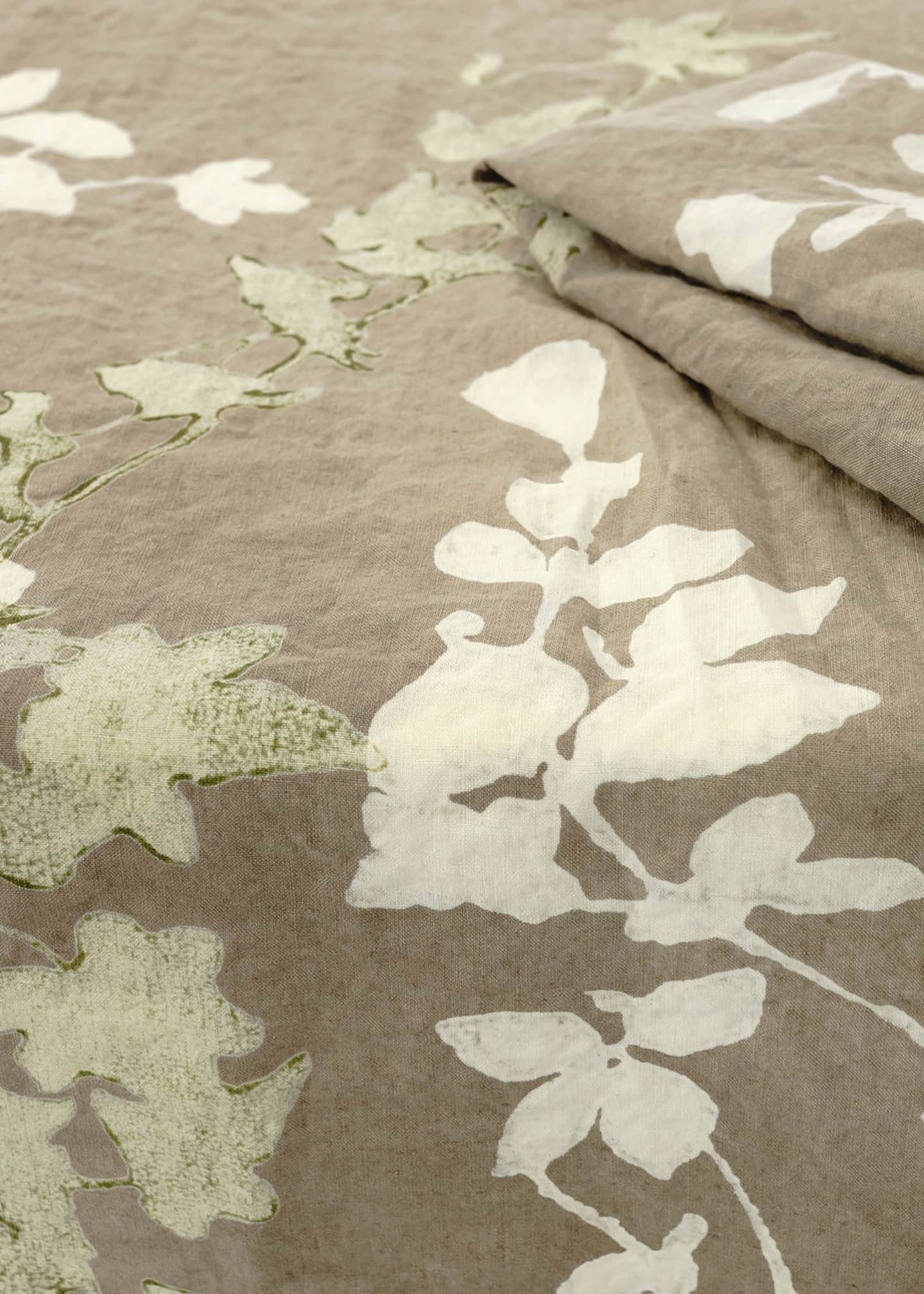 Stamperia Bertozzi Giardino Linen Tablecloth - Bergdorf Goodman