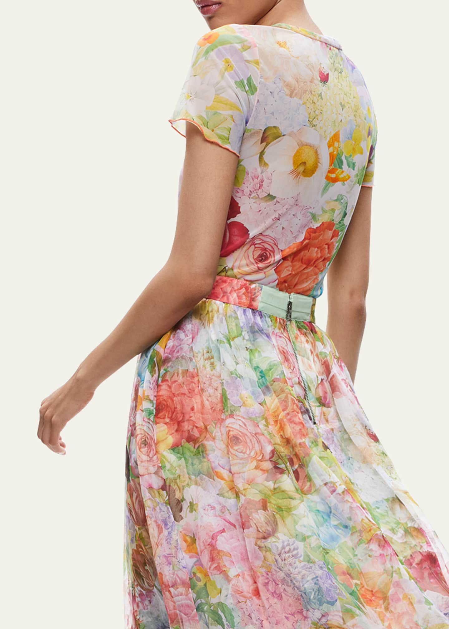 Alice + Olivia Delaina Short-Sleeve Lettuce-Edge Crop Top - Bergdorf ...