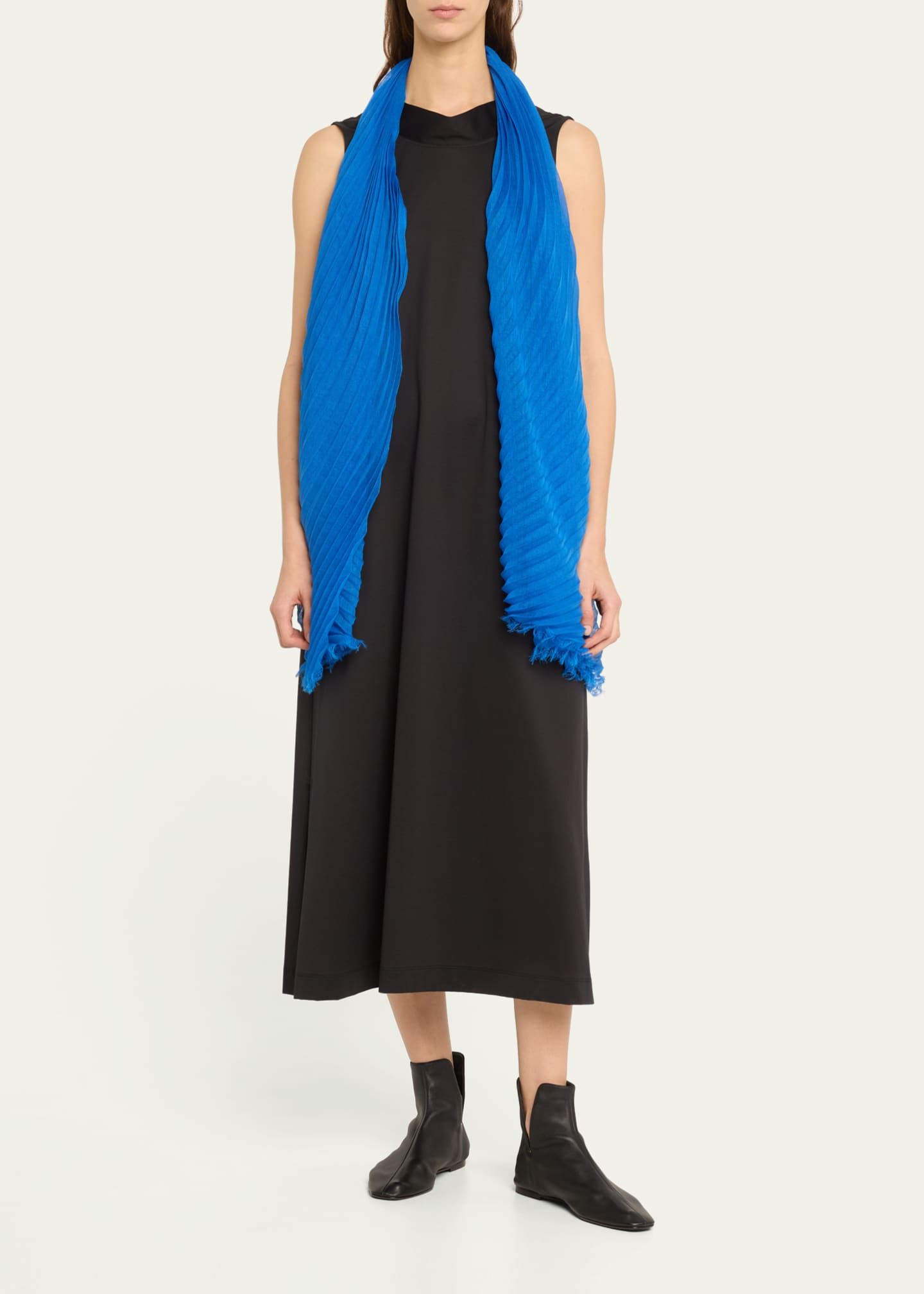 Issey Miyake Feather Ramie Pleats Stole - Bergdorf Goodman