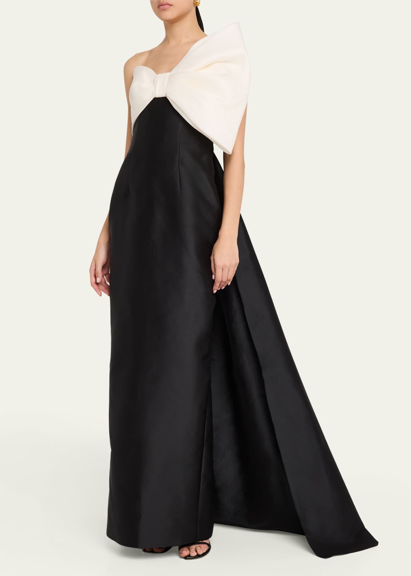 Monique Lhuillier Asymmetric Draped Strapless Bow Column Gown ...