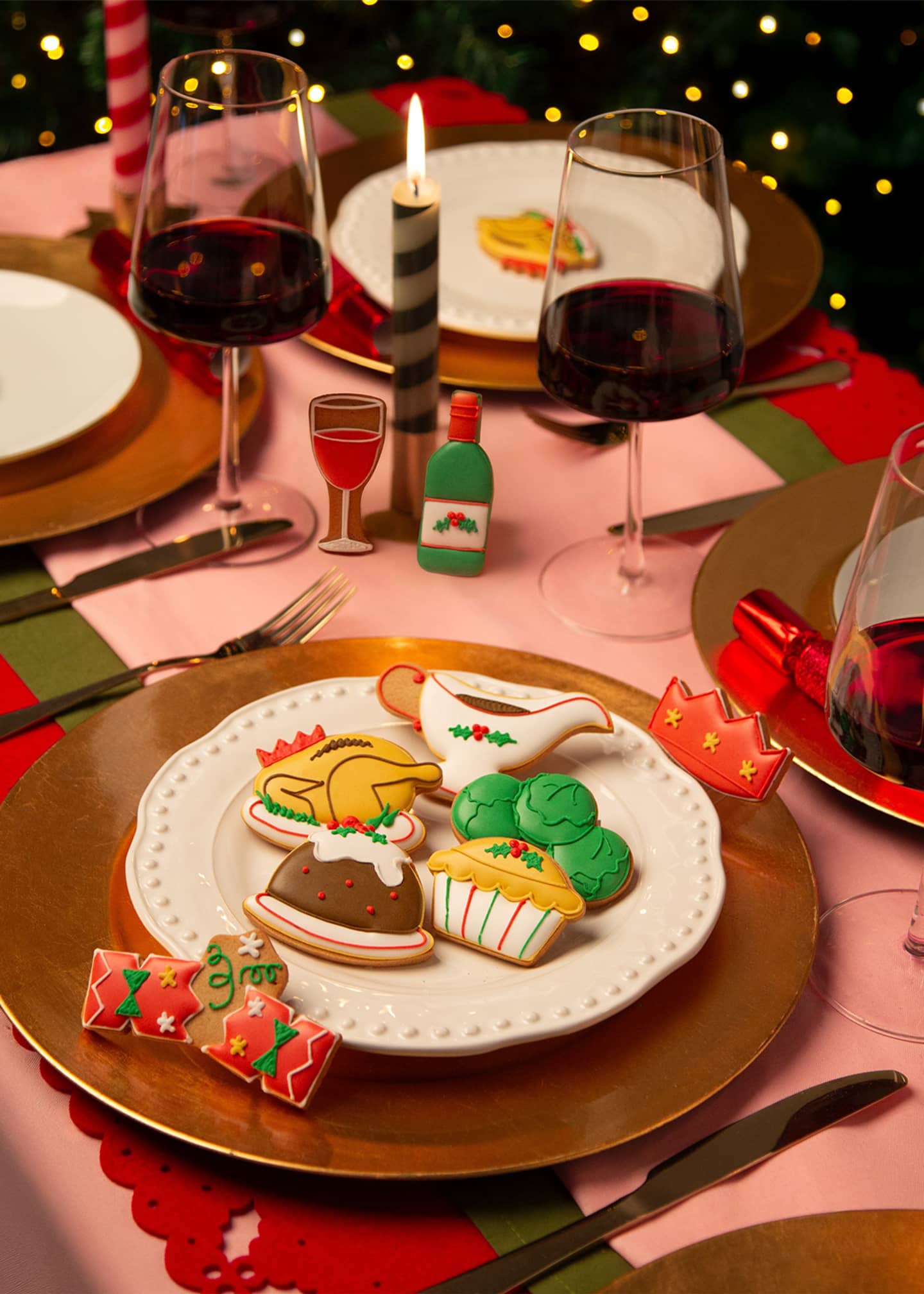 Biscuiteers Christmas Feast Iced Vanilla Biscuit Tin, 9 Count ...